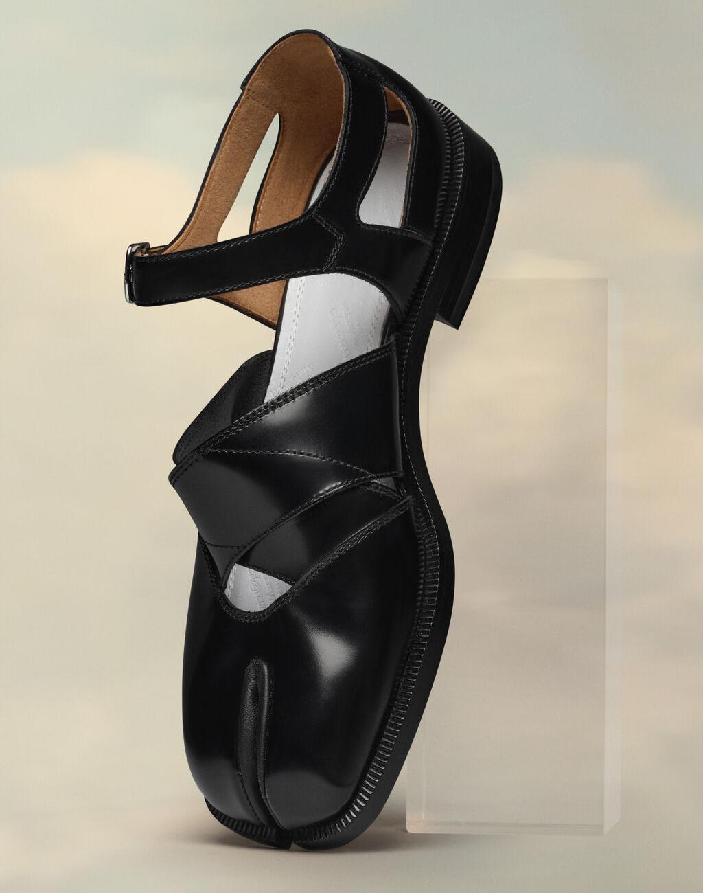 Tabi leather sandals black