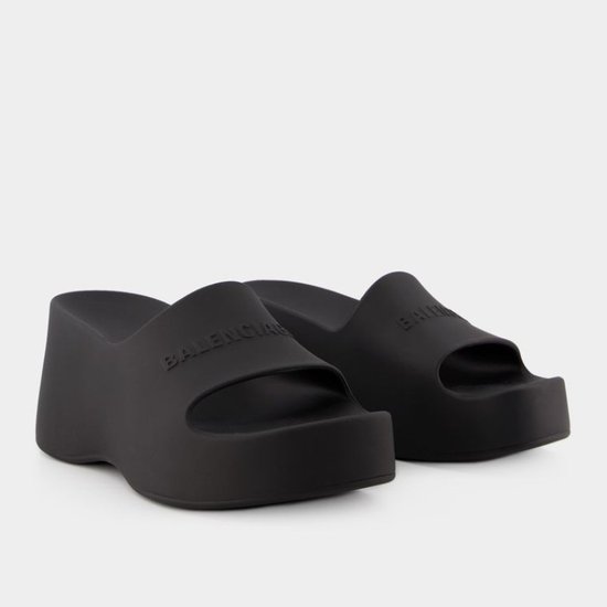 Chunky slide sandals